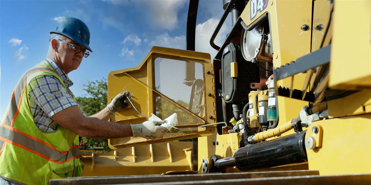 Caterpillar upgrades its D4 dozer - CompressorTECH²