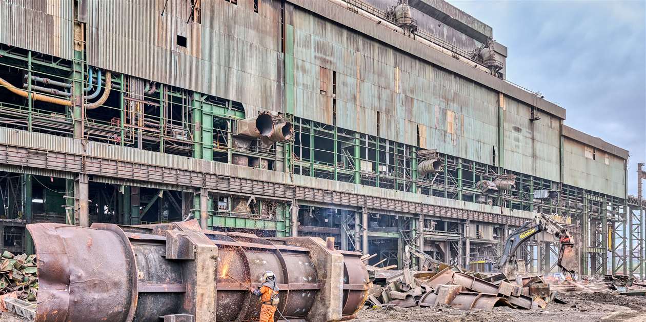 Redcar steelworks demolished in controlled explosion - CompressorTECH²