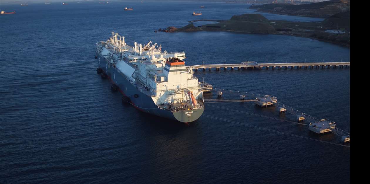 First FSRU for Germany reaches Rügen - CompressorTECH²