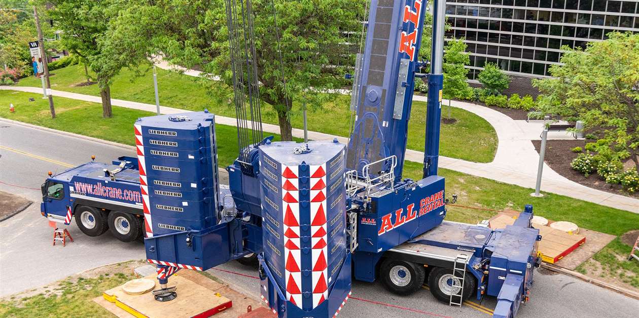 First lift for All’s new Liebherr - CompressorTECH²