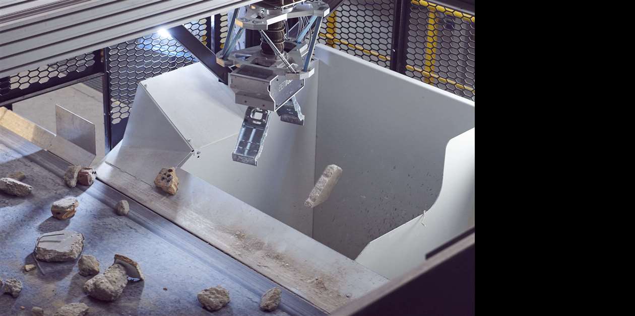 New recycling plant uses AI-powered robots - CompressorTECH²